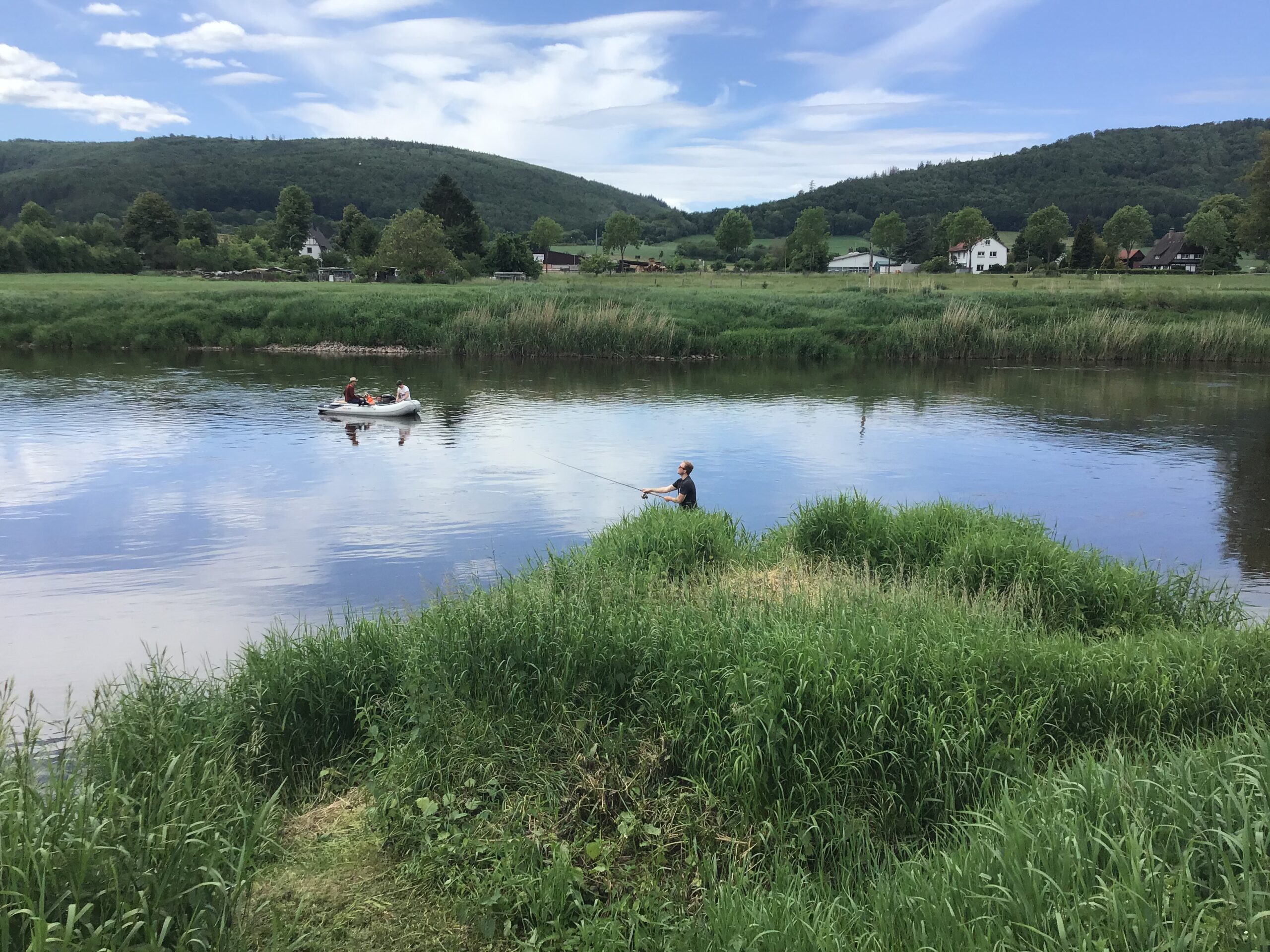 Angelurlaub an der Weser, angeln direkt im FeWo Garten - Angelsport ...